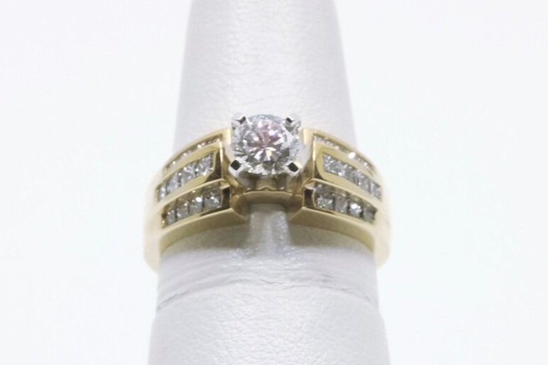 Solitaire Style Diamond Ring – Stones Jewellery Victoria